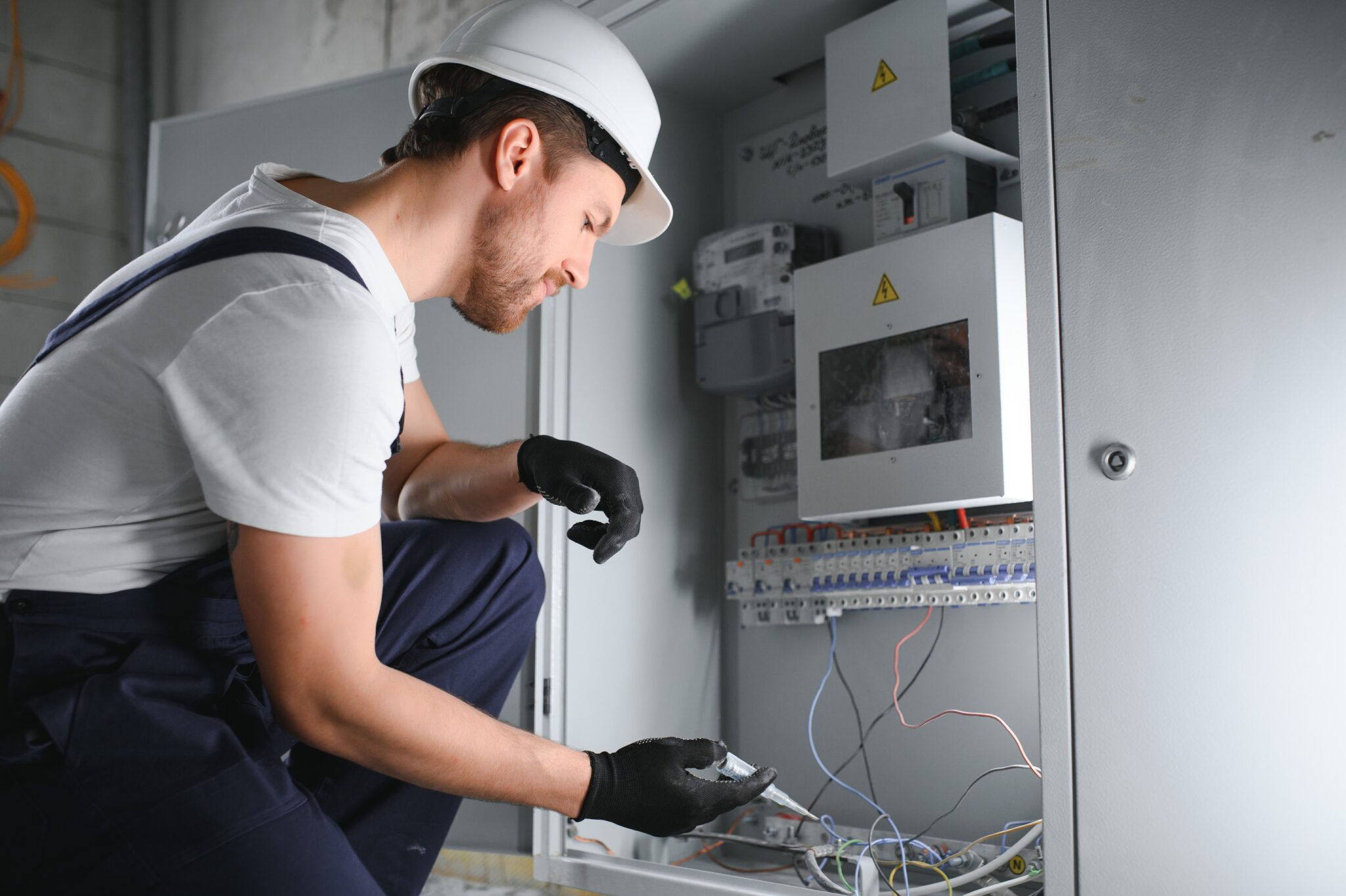 Todo sobre las funciones de un electricista y sus variantes – Albali ...